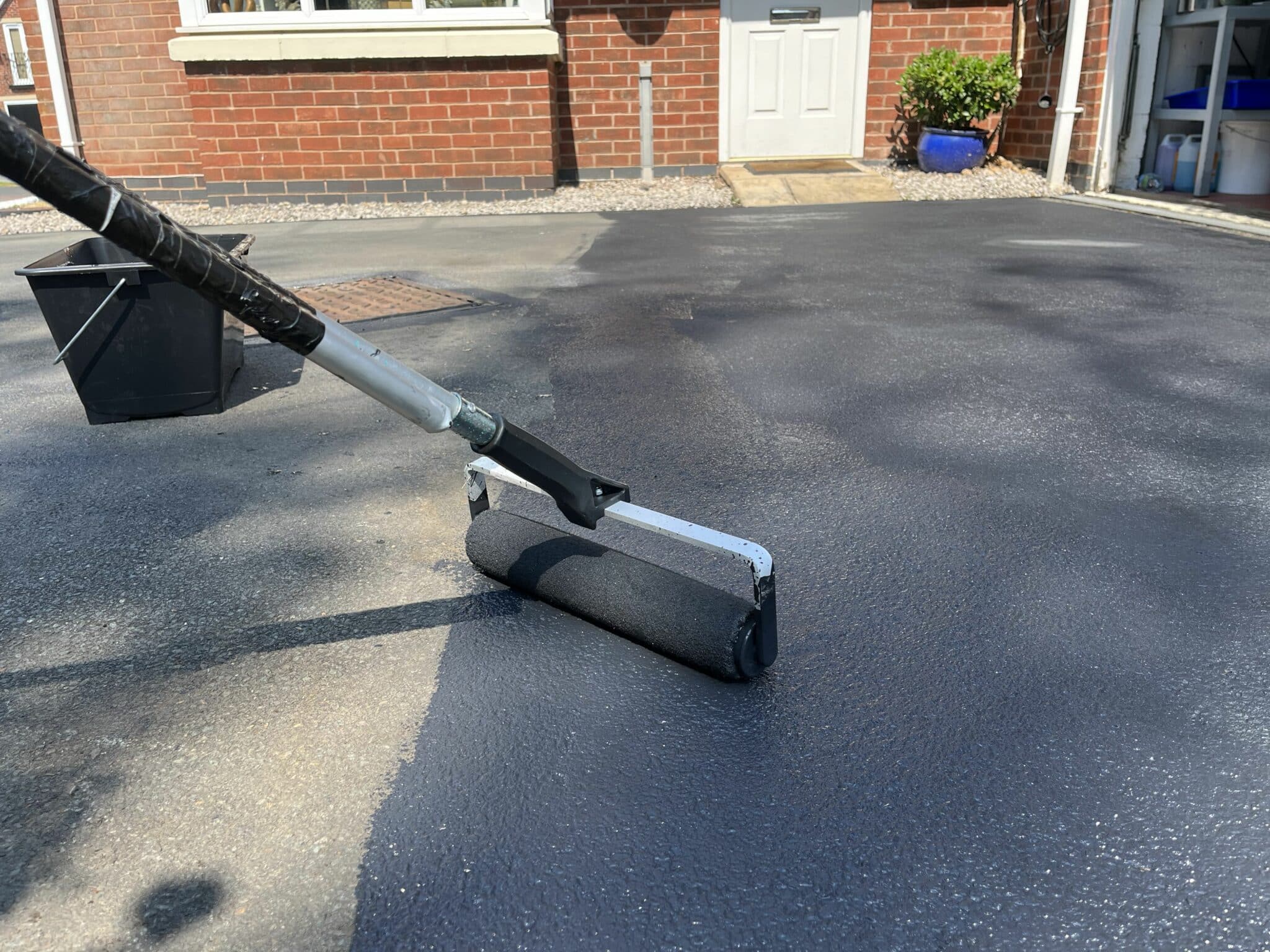 Tarmac Driveway Refresher Paint - Rizistal SC900 | Rizistal